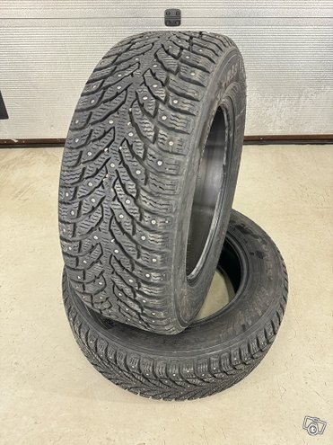 215 60 R16 Nokian Hakkapeliitta 9 Paistovuosi 2...